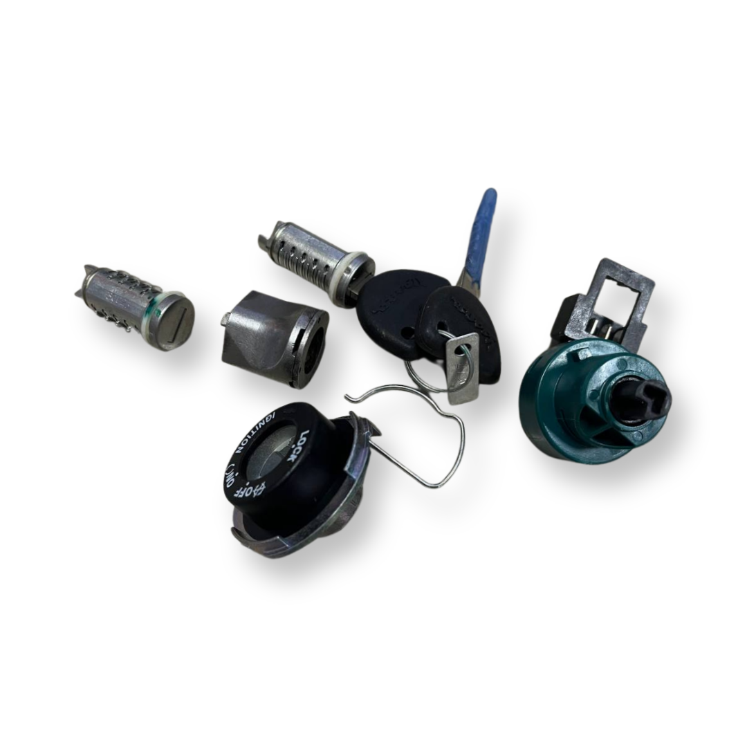 Vespa complete lock set (set of 4) compatible for piaggio Vespa – SPARIFY